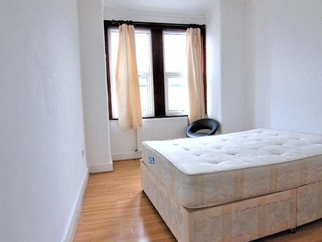 Apartment at La Rose Lane, Greater London