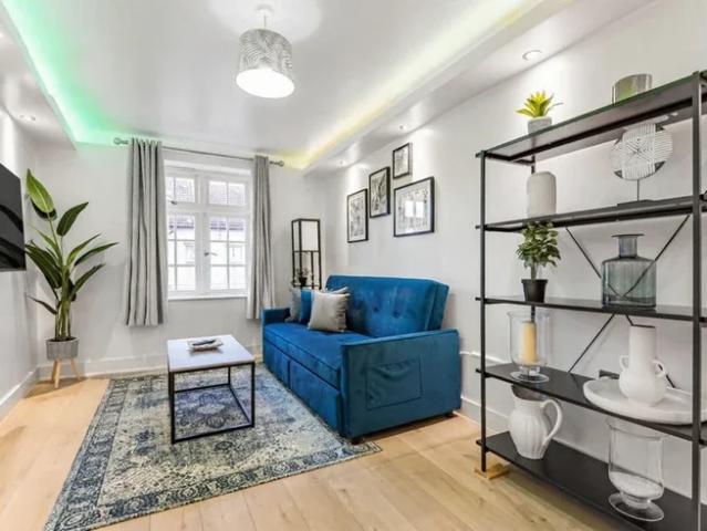 Apartment at Laburnum Road, Rushmoor