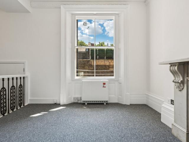 Apartment at Ladbroke Road, Greater London