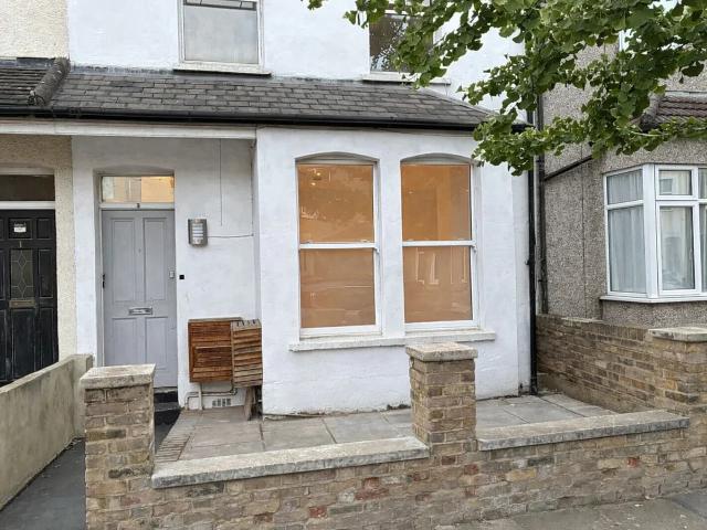 Apartment at Ladbroke Road, Greater London