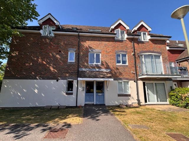 Apartment at Ladbroke Road, Reigate and Banstead