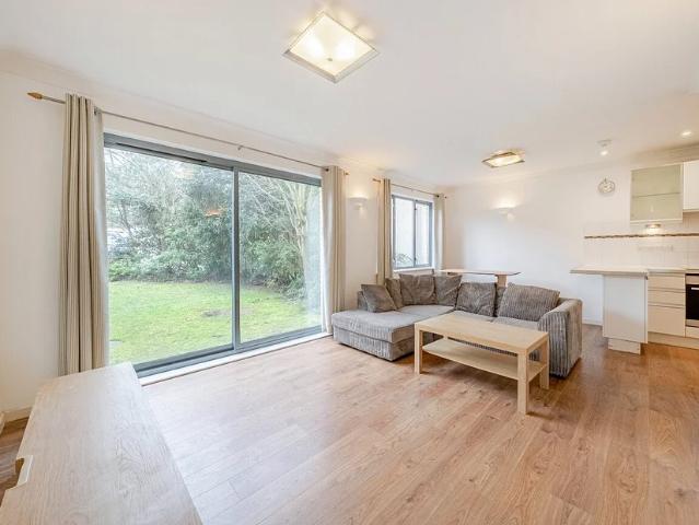 Apartment at Laitwood Road, Greater London