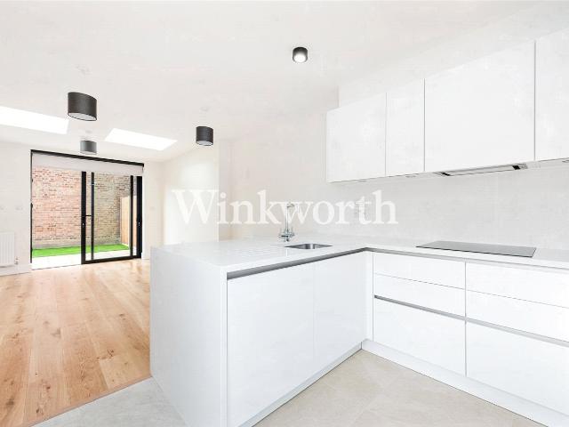 Apartment at Lakefield Road, Greater London