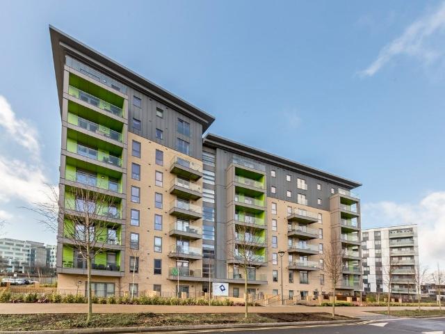 Apartment at Lakeside Drive, Greater London