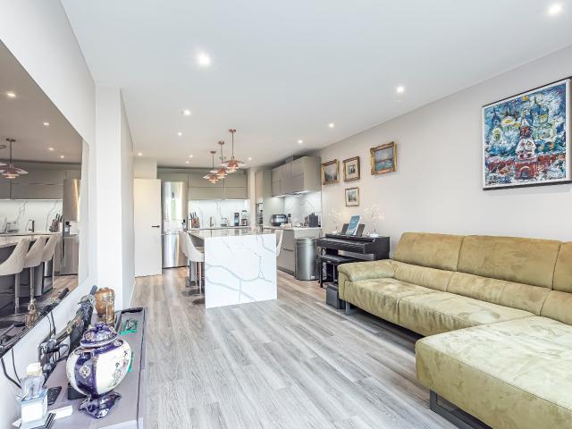 Apartment at Lakeside Drive, Greater London