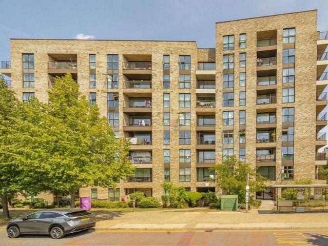 Apartment at Lakeside Drive, London