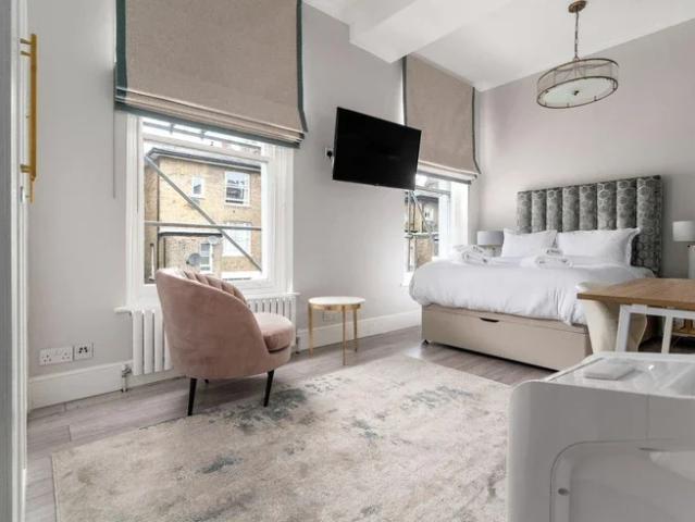 Apartment at Lakeside Road, Greater London