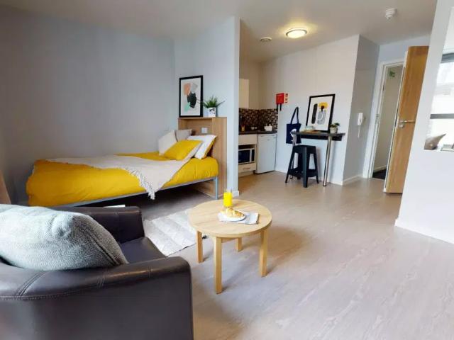 Apartment at Lakeside Way, Greater London