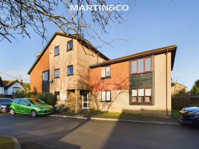 Apartment at Laleham Road, Borough of Spelthorne