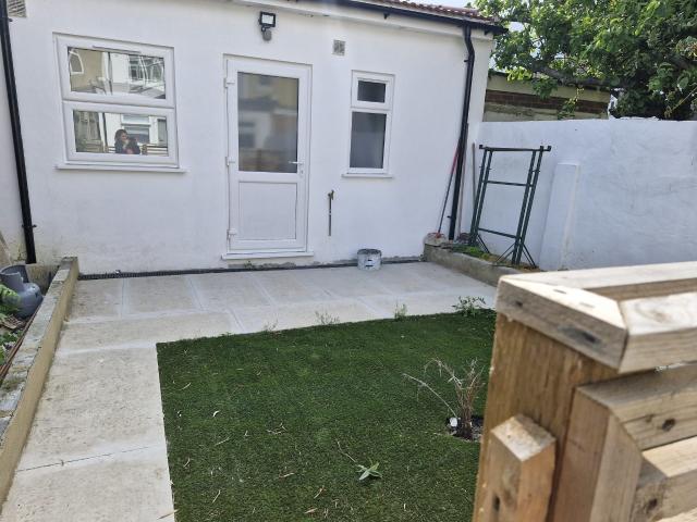 Apartment at Lammas Avenue, Greater London