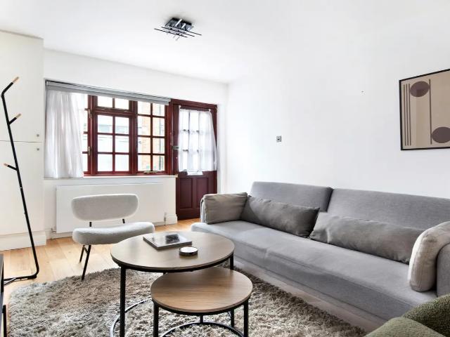 Apartment at Lancaster Mews, City of Westminster
