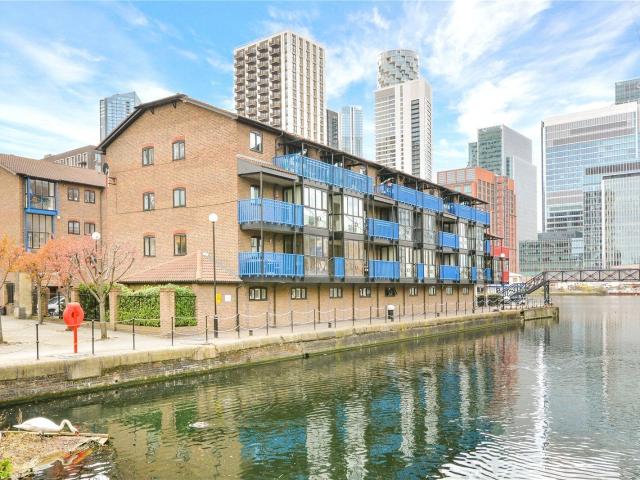 Apartment at Lancaster Drive, Greater London