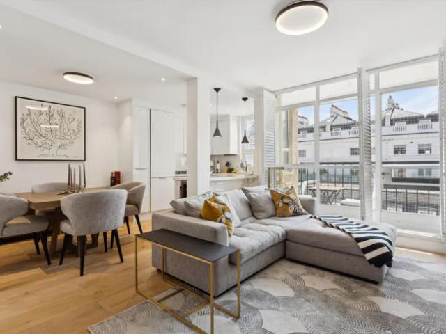 Apartment at Lancaster Gate, City of Westminster