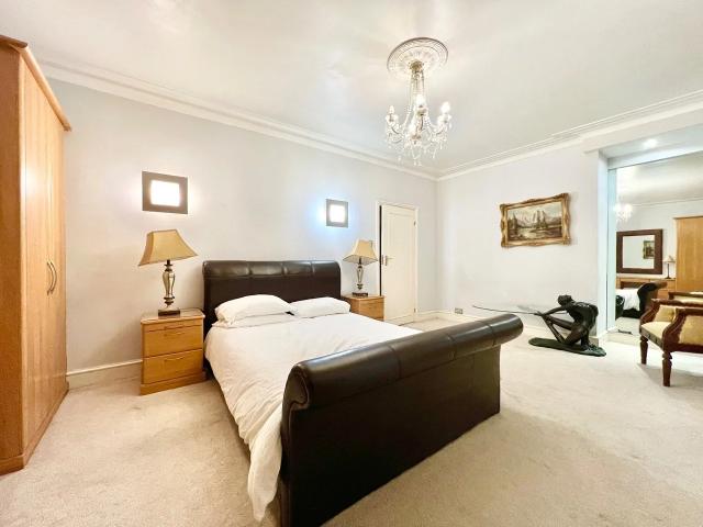 Apartment at Lancaster Gate, City of Westminster