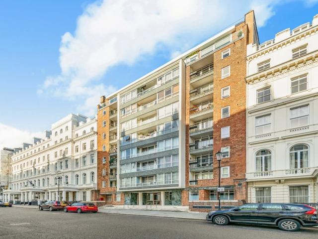 Apartment at Lancaster Gate, City of Westminster