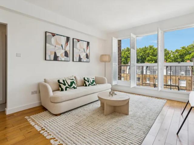 Apartment at Lancaster Gate, City of Westminster