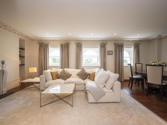 Apartment at Lancaster Gate, City of Westminster