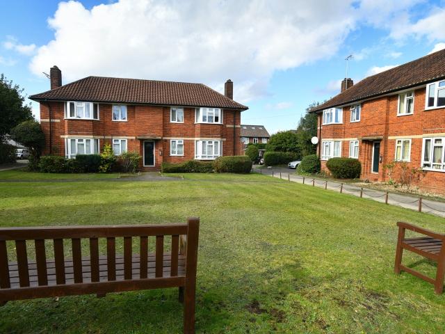 Apartment at Langmead Drive, Hertsmere