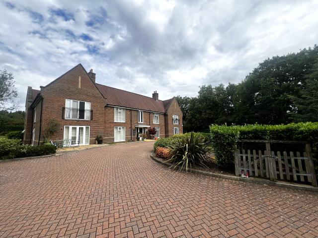Apartment at Langmore Lane, Mid Sussex