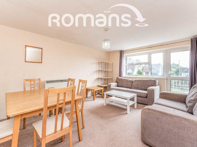 Apartment at Langdale Gardens, Earley