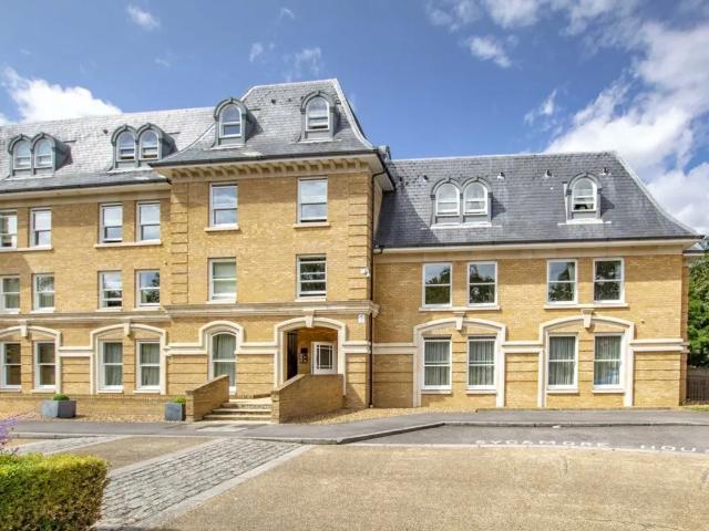 Apartment at Langdon Park, Greater London