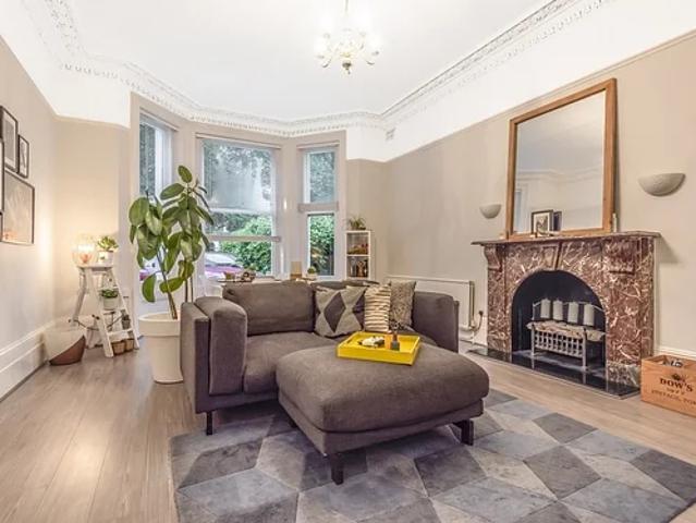 Apartment at Langton Way, Greater London