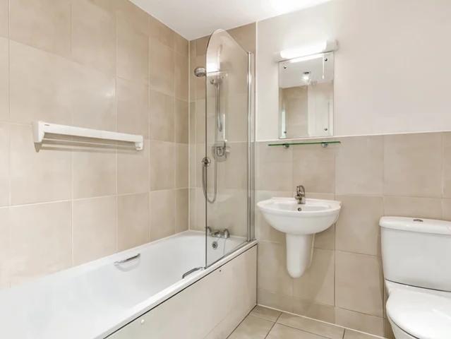 Apartment at Lankaster Gardens, Greater London