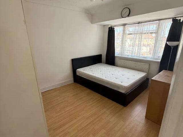 Apartment at Lansbury Drive, Greater London