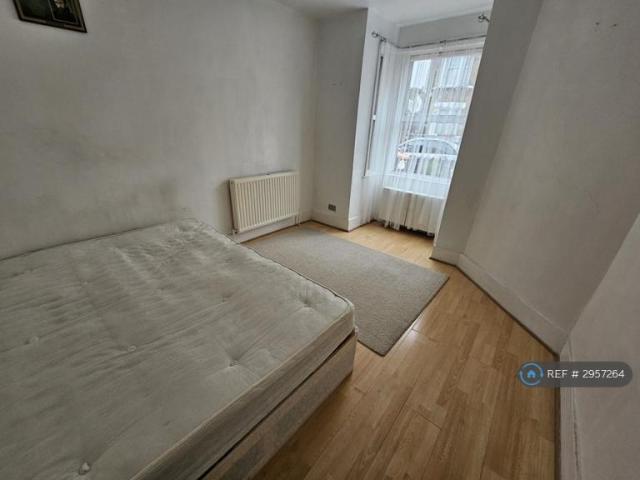 Apartment at Lansdown Road, Greater London