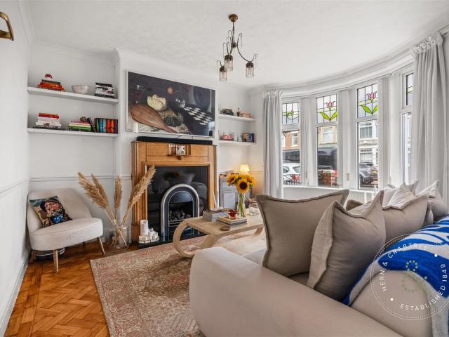 Apartment at Lansdowne Road, Cardiff