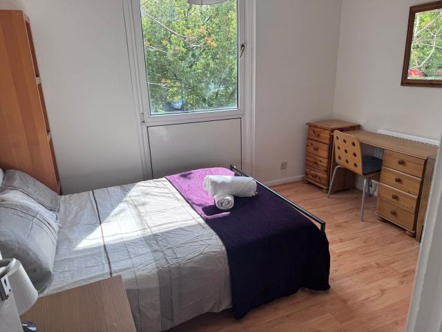 Apartment at Lansdowne Way, Greater London