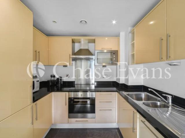Apartment at Lanterns Way, Greater London