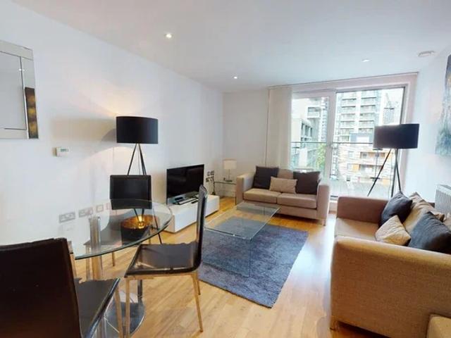 Apartment at Lanterns Way, Greater London