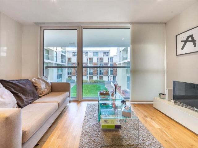 Apartment at Lanterns Way, Greater London