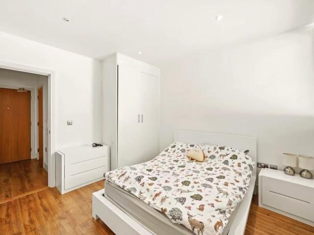 Apartment at Lanterns Way, Greater London