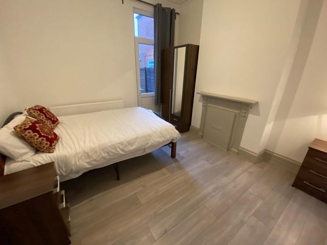 Apartment at Larch Road, Greater London
