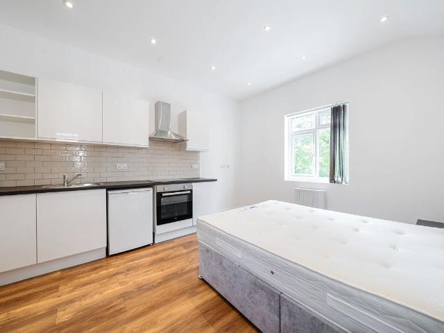 Apartment at Larch Road, Greater London
