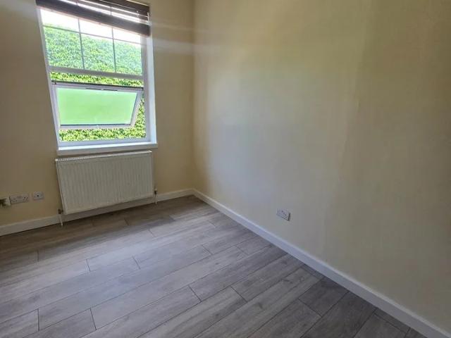 Apartment at Larkhall Lane, Greater London