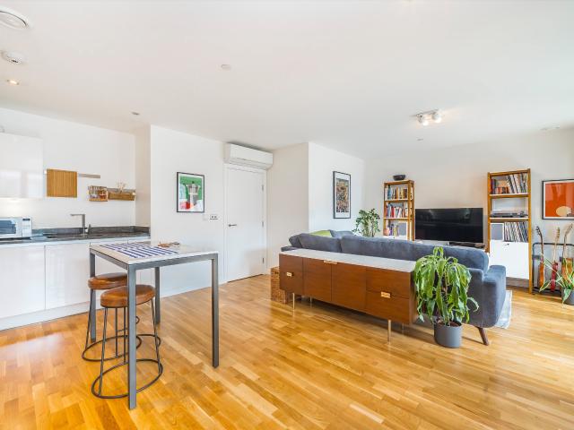 Apartment at Larkwood Avenue, Greater London
