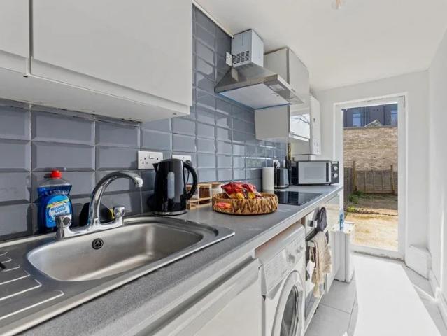 Apartment at Lewisham Way, Greater London