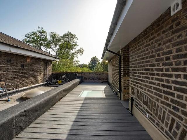 Apartment at Lewisham Way, Greater London
