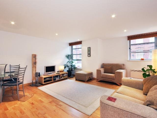 Apartment at Leyden Street, Greater London