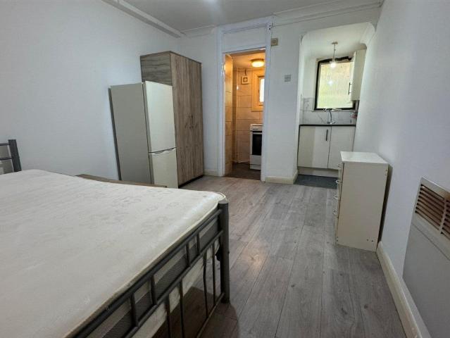 Apartment at Lea Bridge Road, Greater London