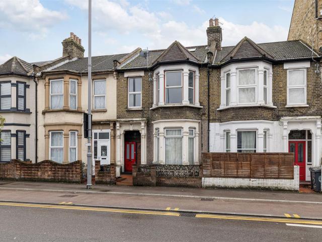 Apartment at Lea Bridge Road, Greater London