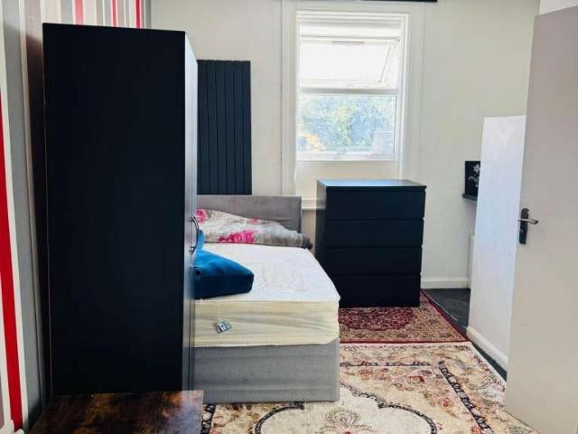 Apartment at Lea Bridge Road, Greater London