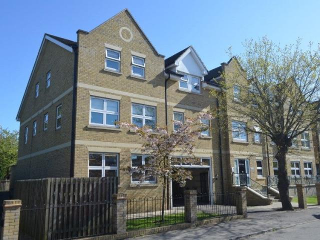 Apartment at Leacroft, Borough of Spelthorne