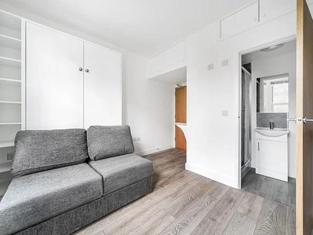 Apartment at Lee High Road, Greater London