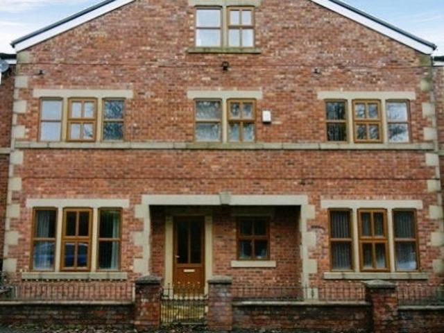 Apartment at Leigh Street, Bury