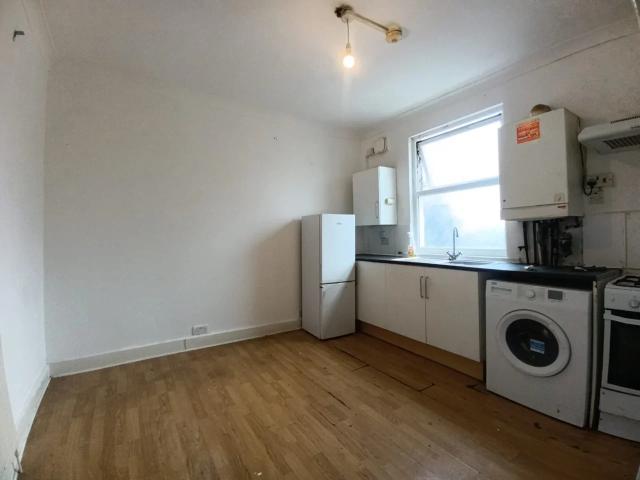Apartment at Leigh Road, Greater London