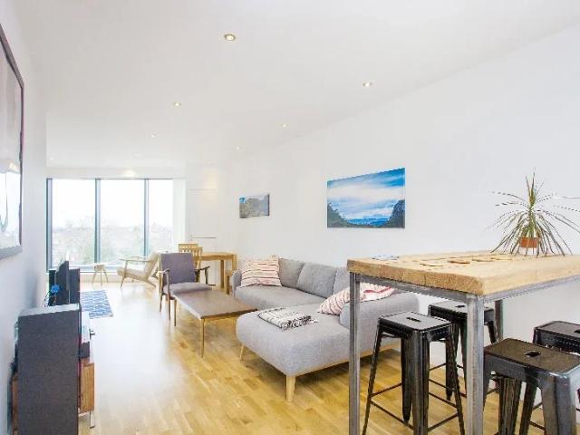 Apartment at Leigham Court Road, Greater London